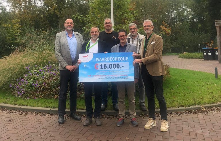 Opbrengst schenkingen Vos jubileum: 15.000 euro voor hospice De ...